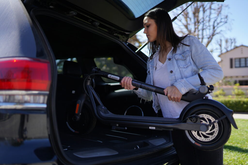 Segway eKickScooter F25 , Efficient and Reliable Urban Companion